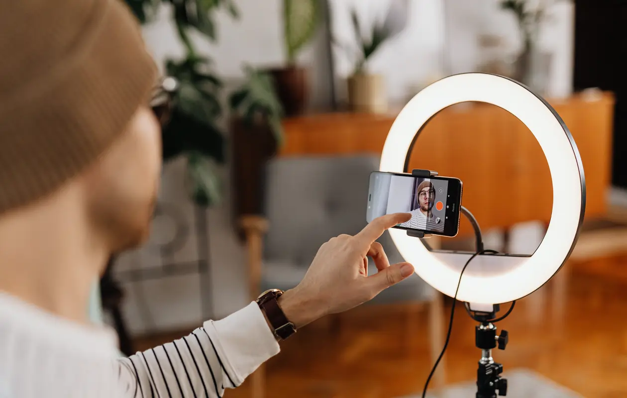 What is a UGC Creator? | 6 Steps to A Become Successful One